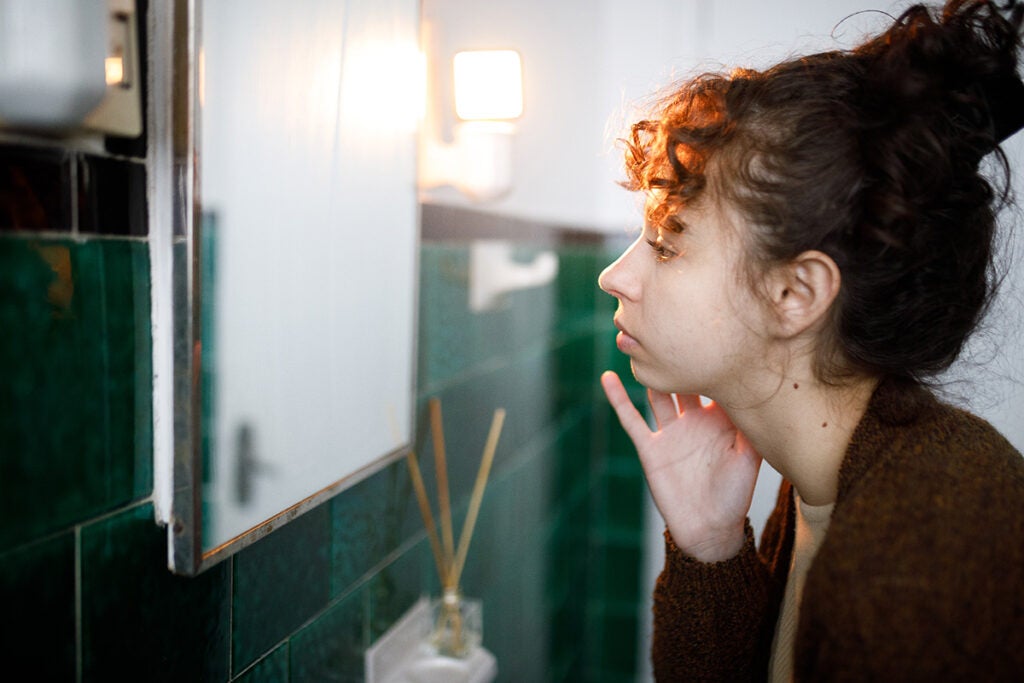 Yellow eyes: Common causes and what they could mean | Optum Perks