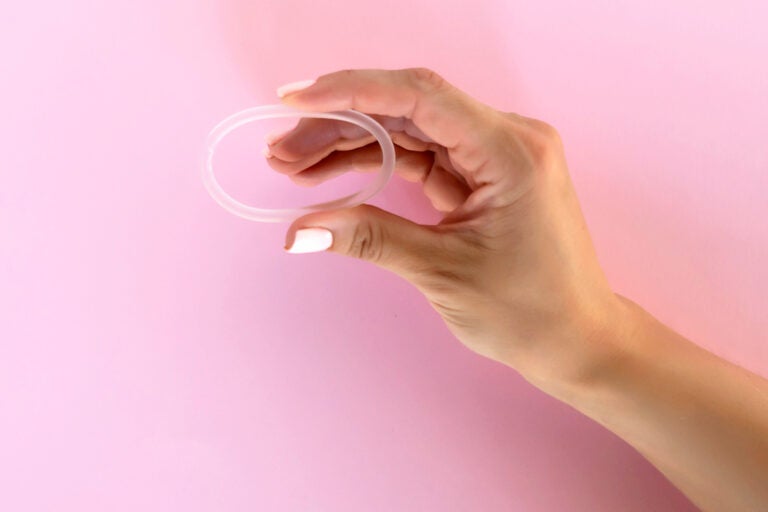 A step-by-step guide to inserting a Nuvaring | Optum Perks